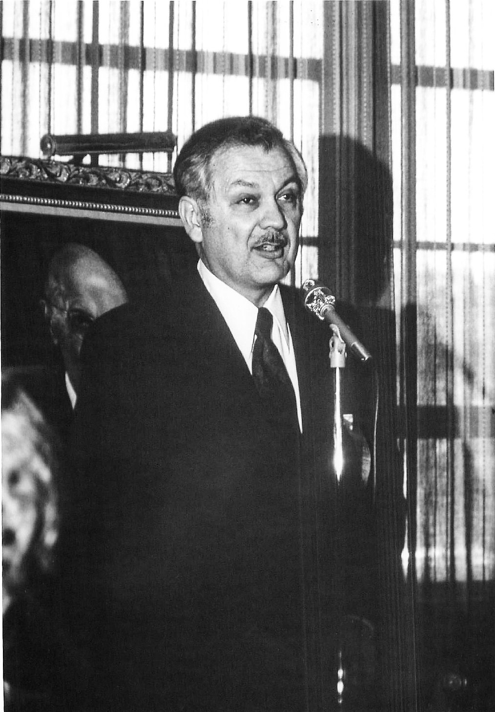 In Memoriam: Hinshaw, medical school dean, Medical Center president ...