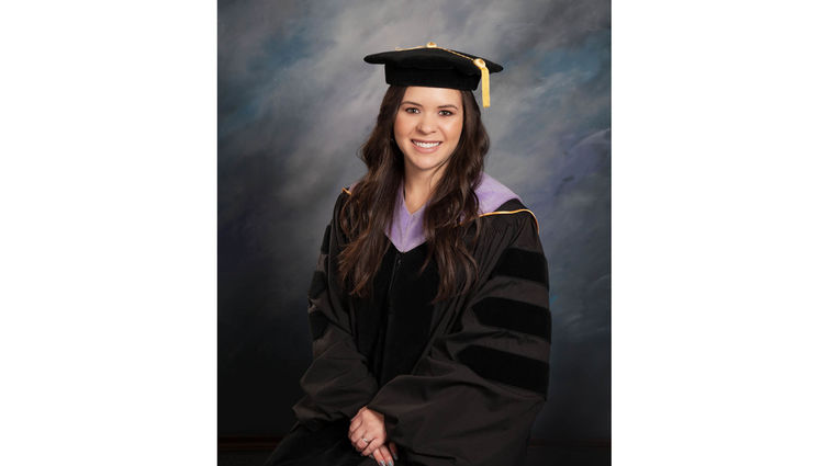 Alison Perez awarded School of Dentistry’s 2018 President’s Award | News