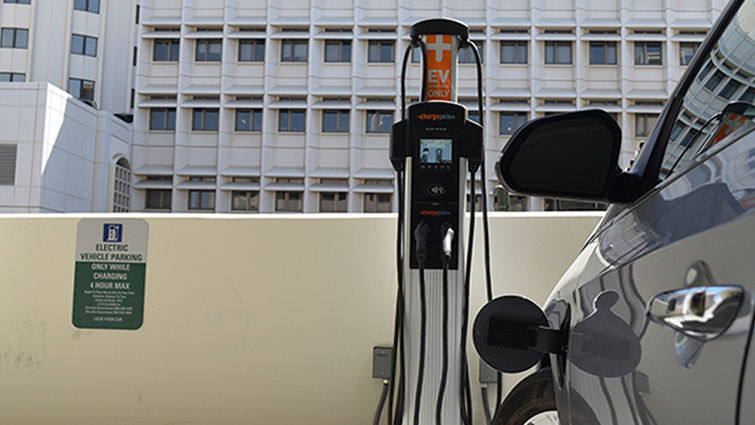 New ChargePoint stations now available in patient parking garage | LLUH ...
