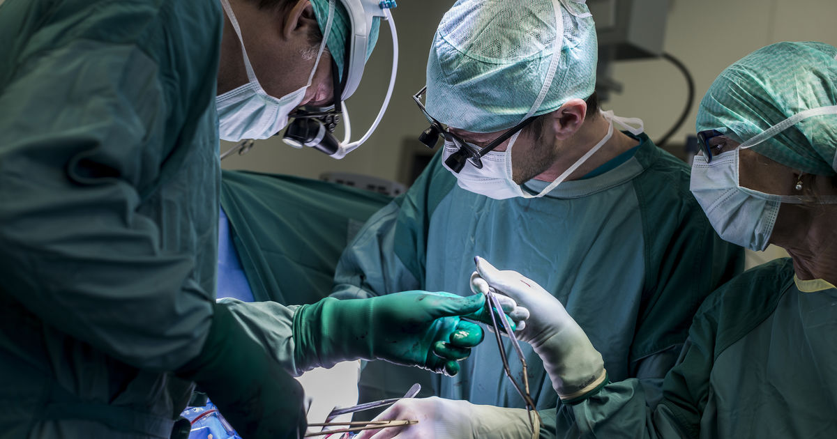 LLUH surgeons first in the region to treat aneurysms with minimally ...