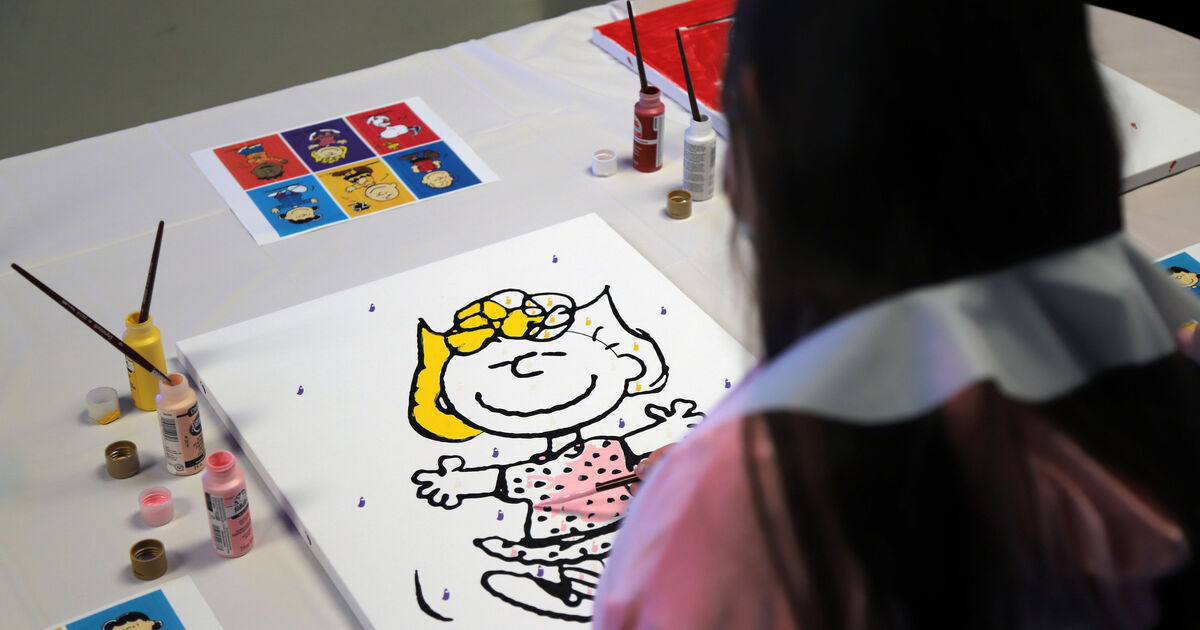 Peanuts Worldwide and Foundation for Hospital Art donates Peanuts ...
