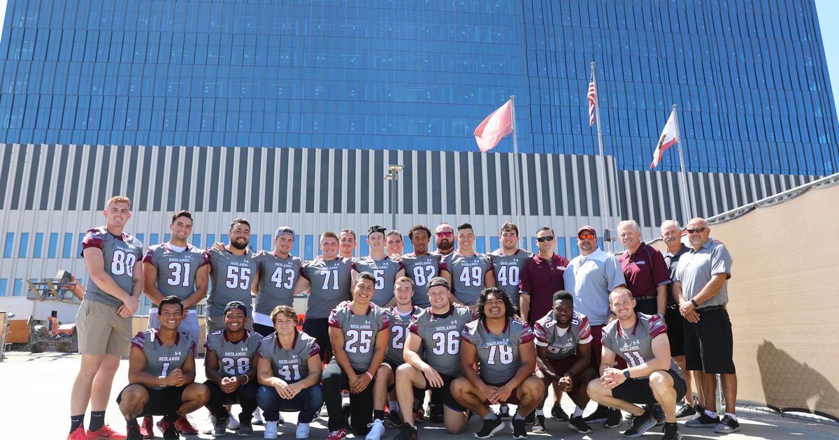 University of Redlands football team visits pediatric patients | News