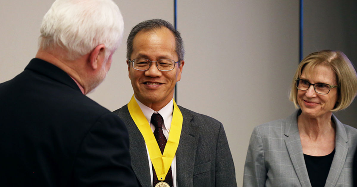 Lawrence Loo, MD, receives 2018 Kinzer Rice Award for Excellence in ...
